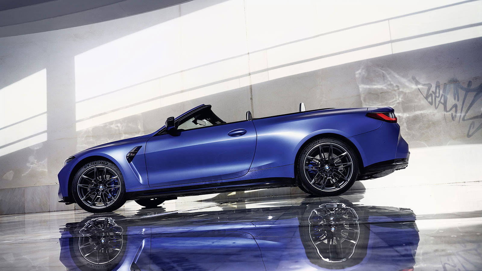 M4 Convertible - Motorline BMW
