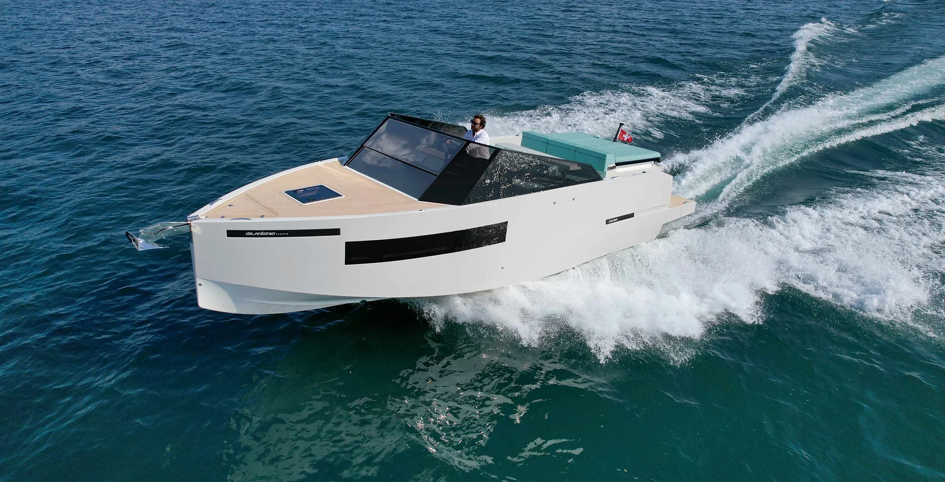 D28 Cruiser - Luxury Boats Sales in Perth WA | BOATINGCO